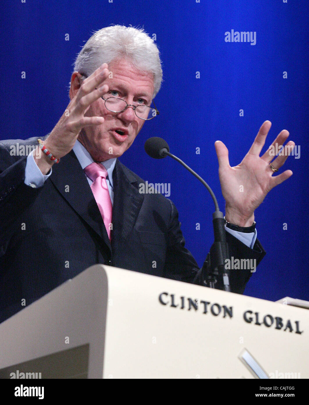 Sep 27, 2007 - New York, NY, USA - Forner Presidential BILL CLINTON at ...
