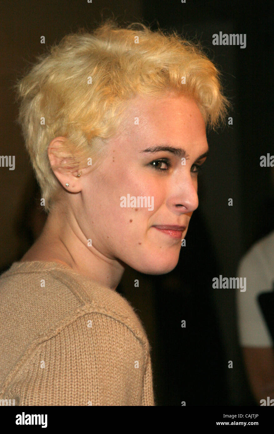 Sep 27, 2007 - Beverly Hills, CA, USA - RUMER WILLIS at the James Perse ...