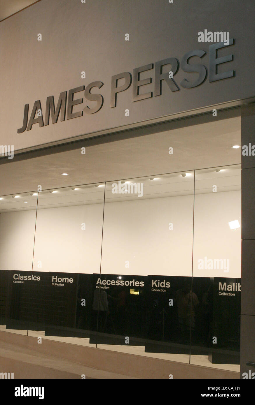 James perse hi-res stock photography and images - Alamy