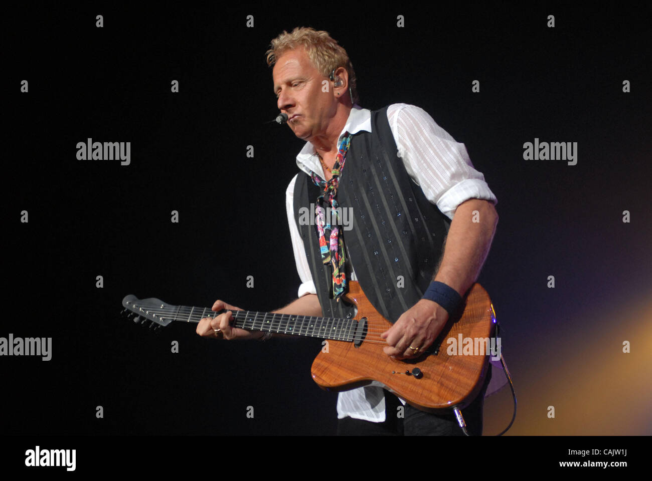 Sep. 28, 2007 Fayetteville, North Carolina; USA, Guitarist GRAHAM ...