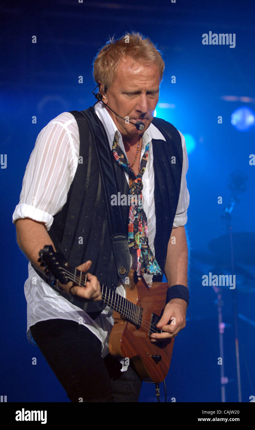 Sep. 28, 2007 Fayetteville, North Carolina; USA, Guitarist GRAHAM ...