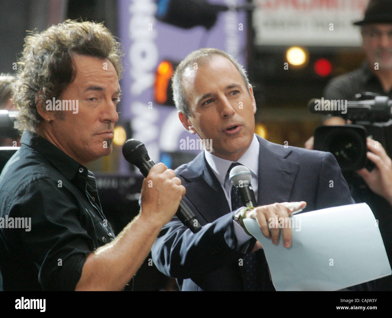 Sep 28, 2007 - New York, NY, USA - MATT LAUER introduces Musician BRUCE ...