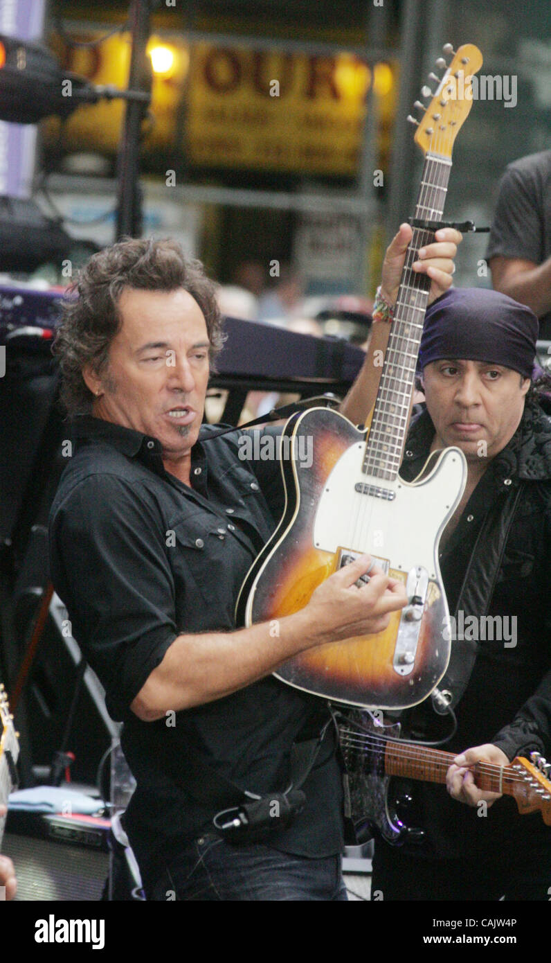 Sep 28, 2007 - New York, NY, USA - Musician BRUCE SPRINGSTEEN ...