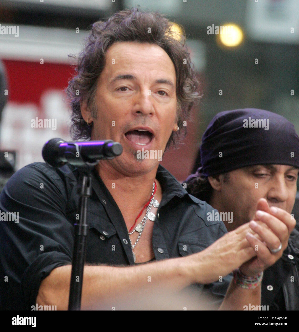 Sep 28, 2007 - New York, NY, USA - Musician BRUCE SPRINGSTEEN performs ...