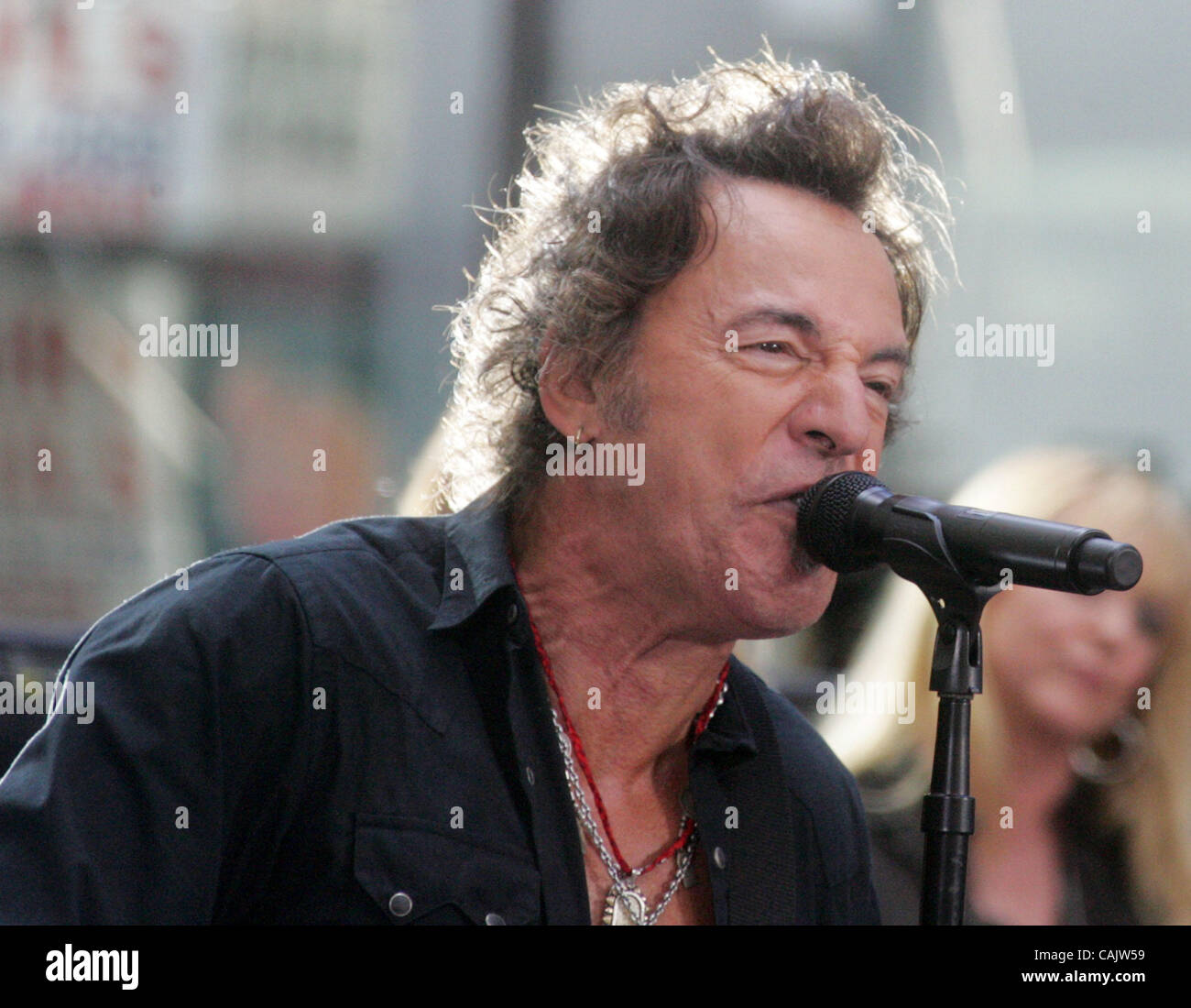Sep 28, 2007 - New York, NY, USA - Musician BRUCE SPRINGSTEEN performs ...
