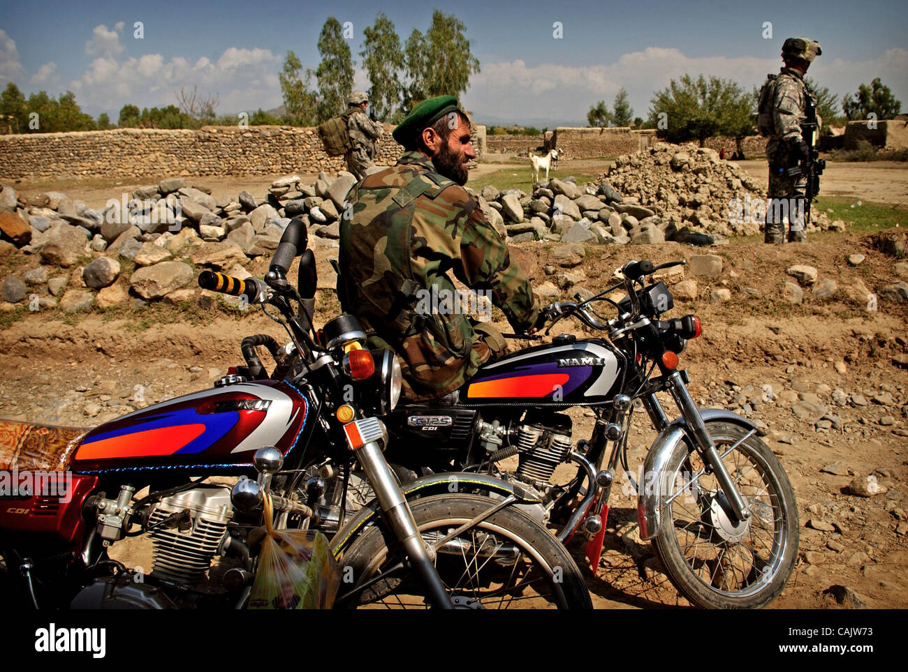 Sep 28, 2007 - Khoshki Daudah, Afghanistan - An Afghan National Army ...