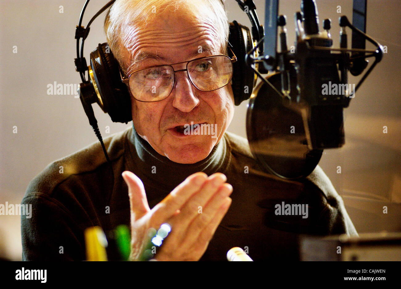 . Saturday 7/20/02 St.Paul . LEIGH KAMMAN . Leigh Kamman, hosting the ...