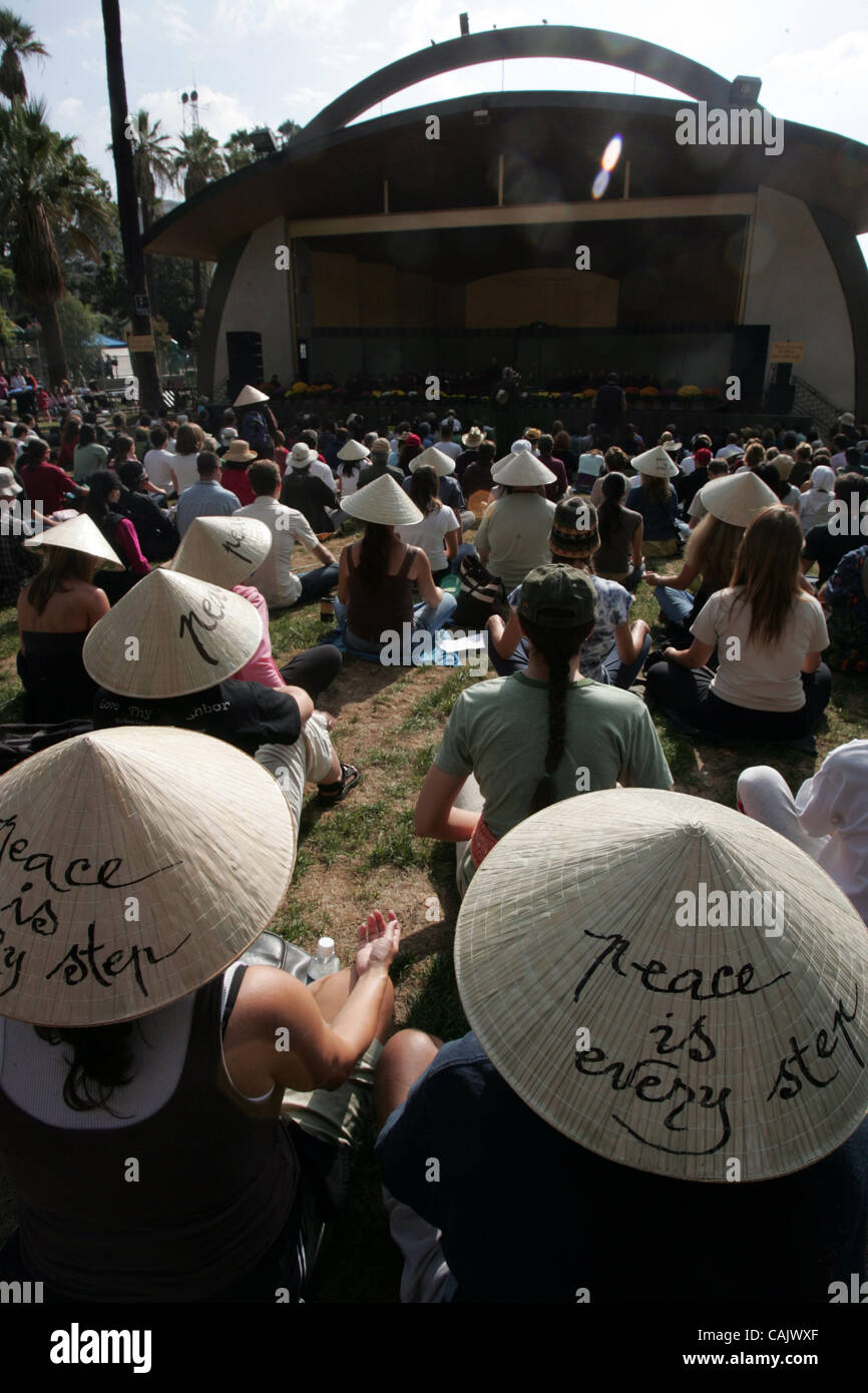 Zen master thich nhat hanh hi-res stock photography and images - Alamy