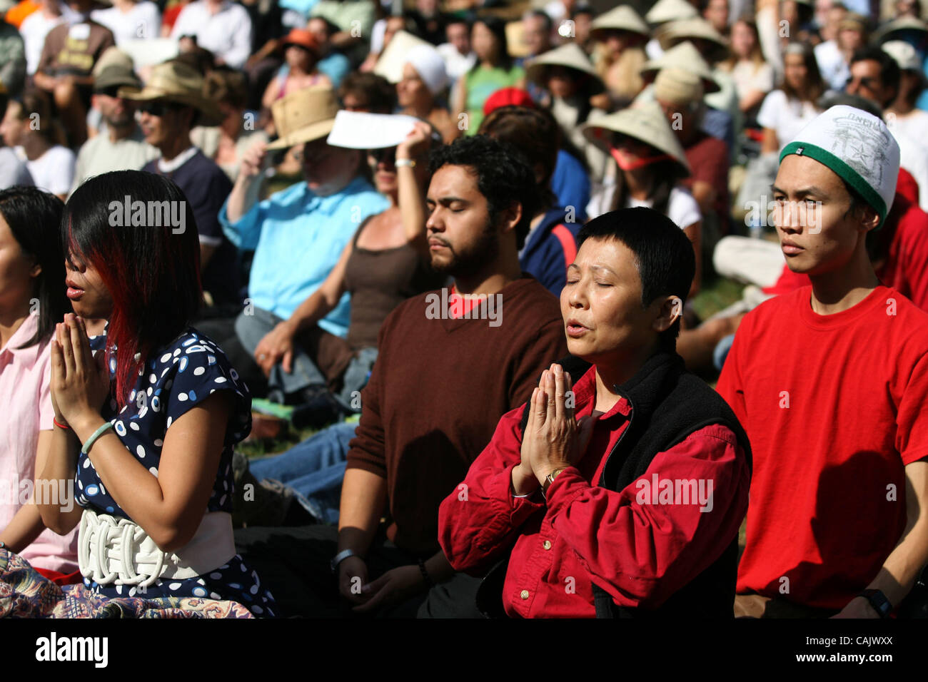 Thich nhat hanh hi-res stock photography and images - Alamy
