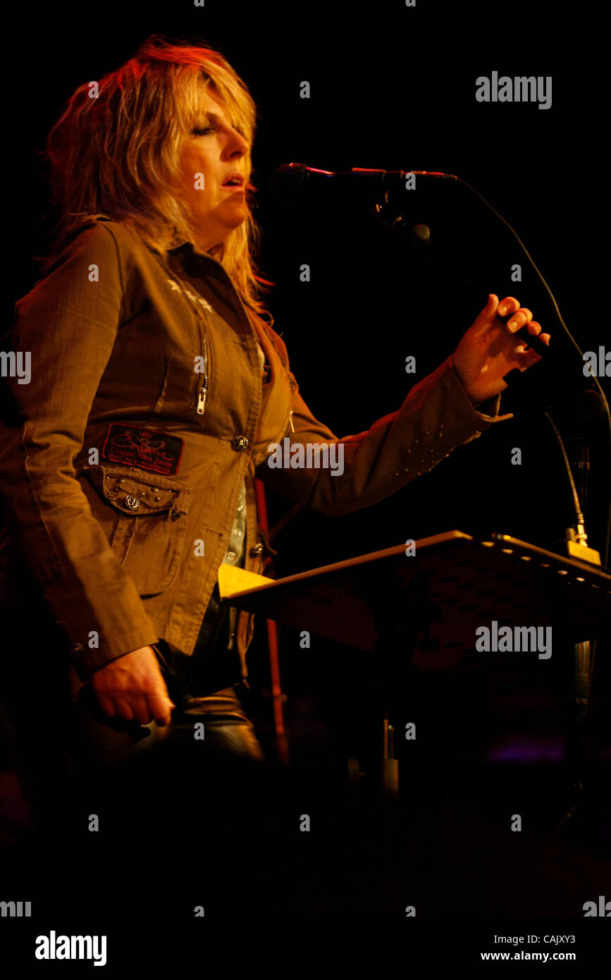 Lucinda williams hi-res stock photography and images - Alamy