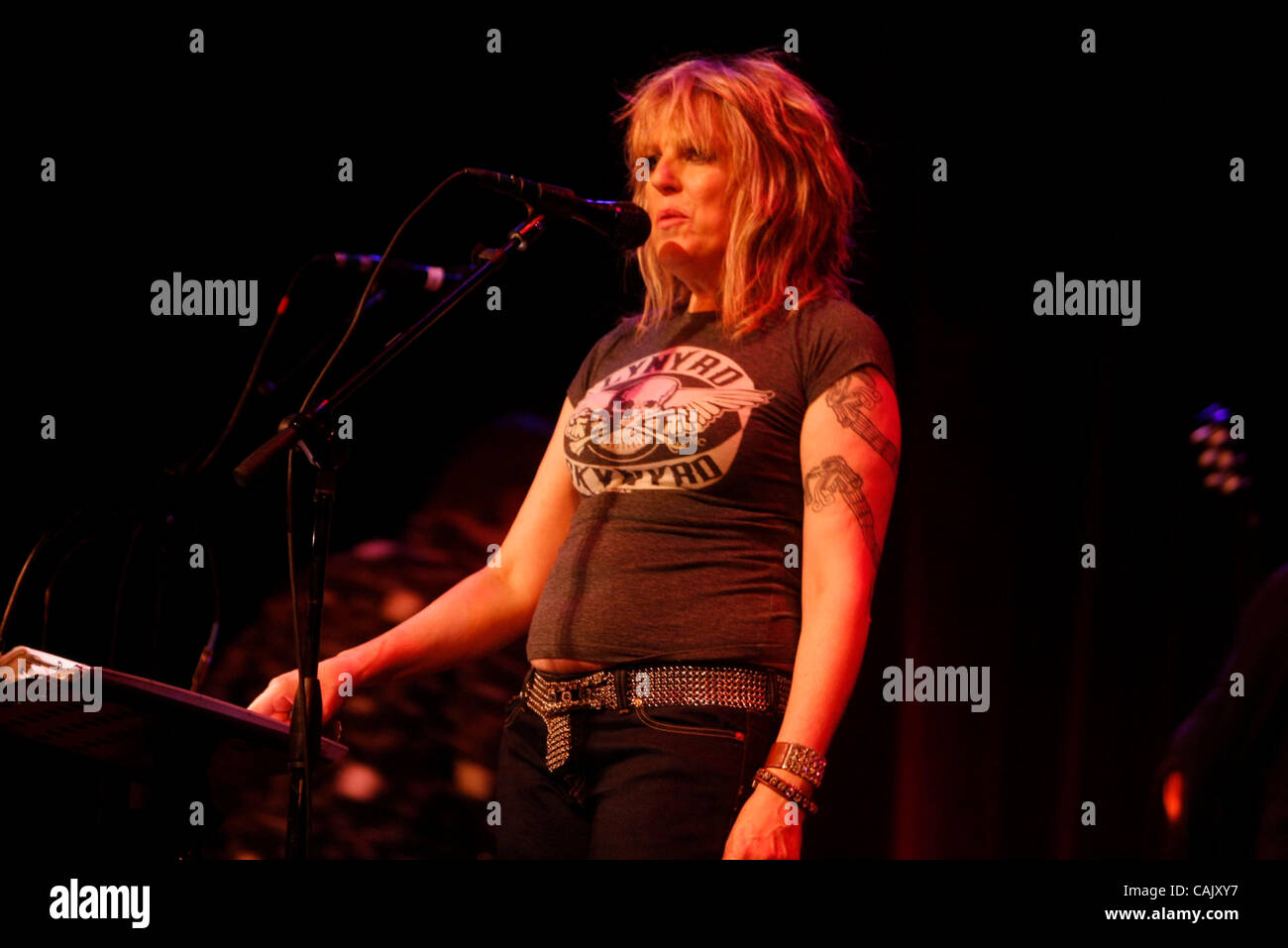 Lucinda williams hi-res stock photography and images - Alamy