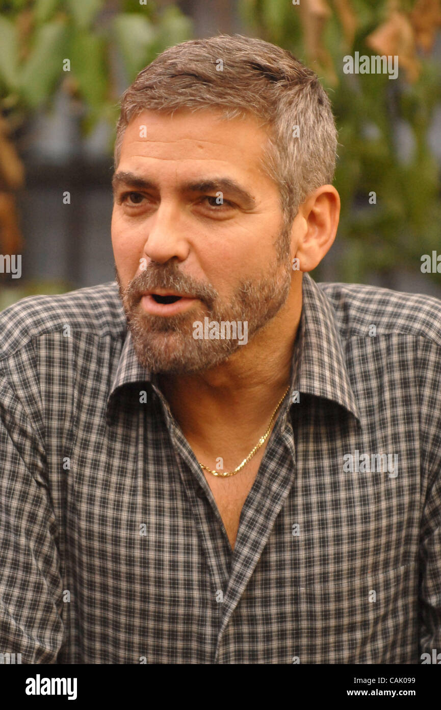 Oct 03, 2007 - New York, NY, USA - GEORGE CLOONEY on the set of 'Burn After Reading' in Brooklyn ...