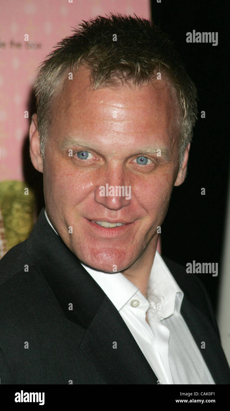 Terry serpico new york premiere hi-res stock photography and images - Alamy