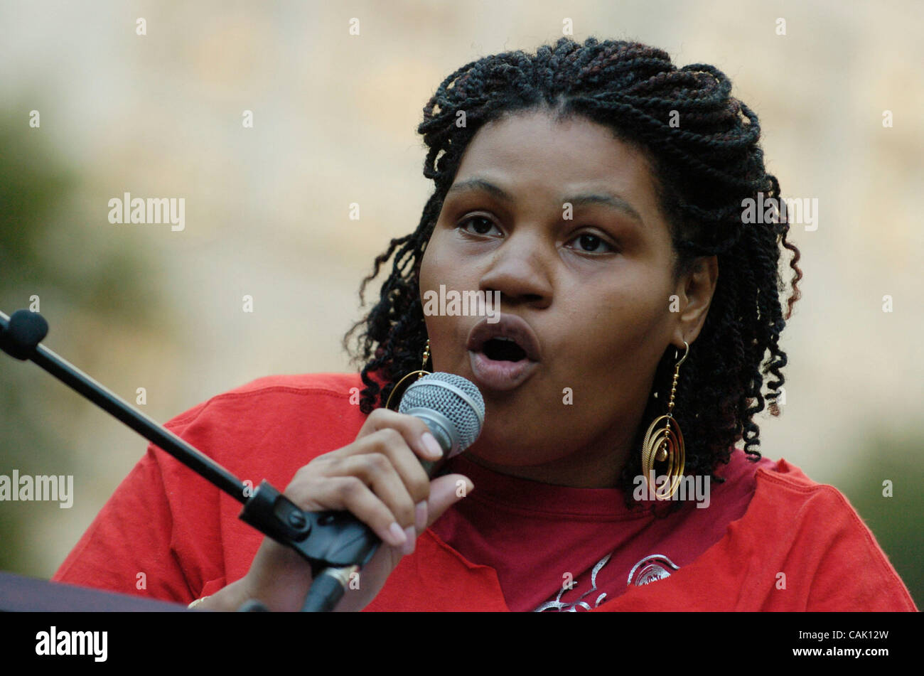 Activist and Farrugat Housing resident MArvel Cruickshank, 26 speaks as ...