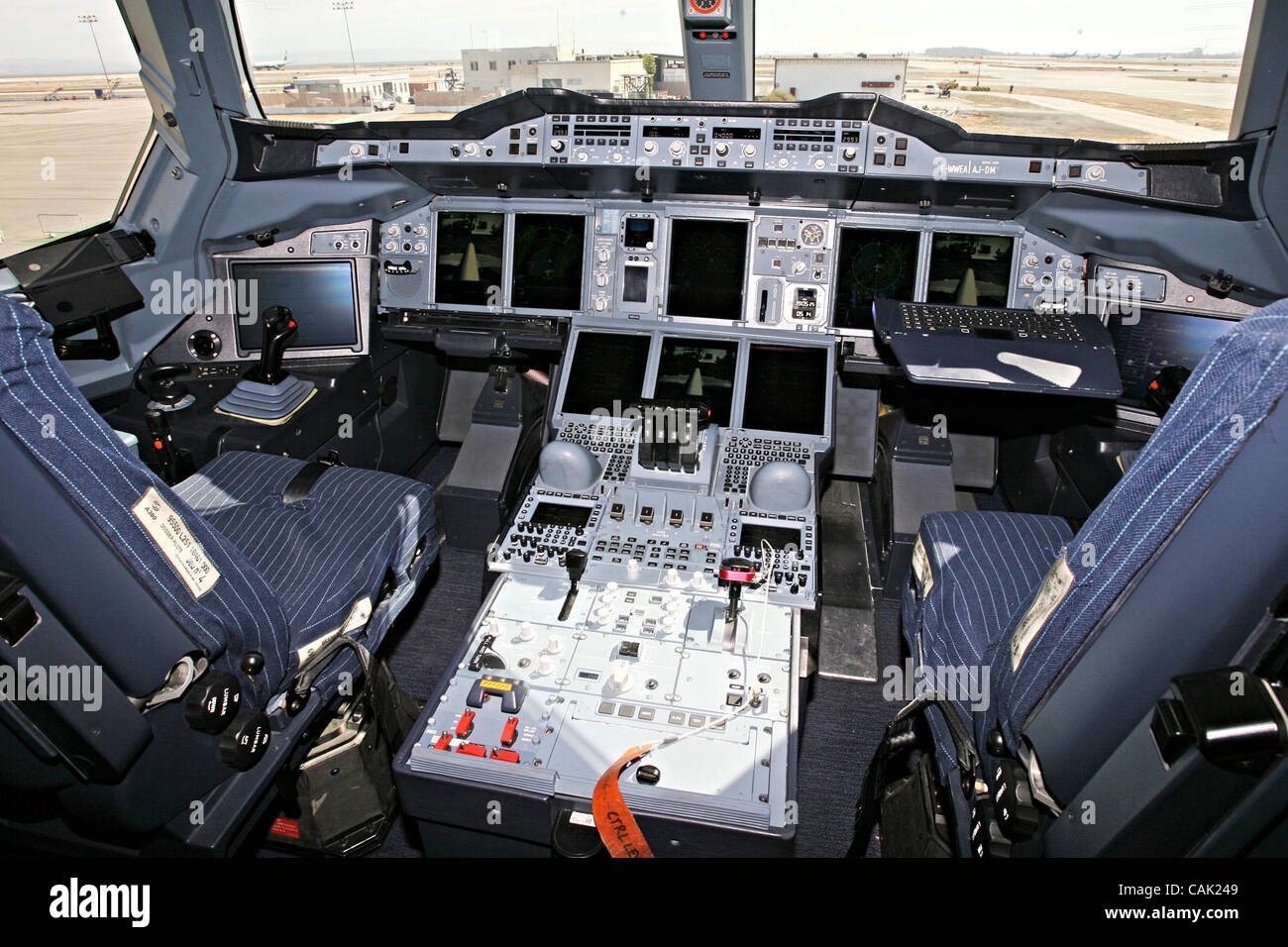 New airbus a380 hi-res stock photography and images - Alamy