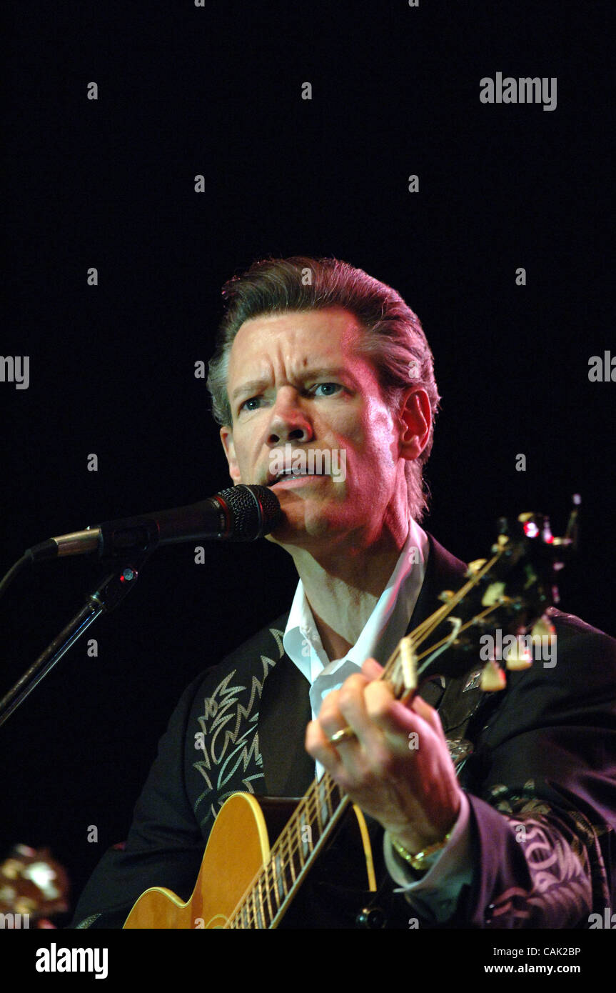 Country music star Randy Travis performs at Steve Wingfield crusade at ...