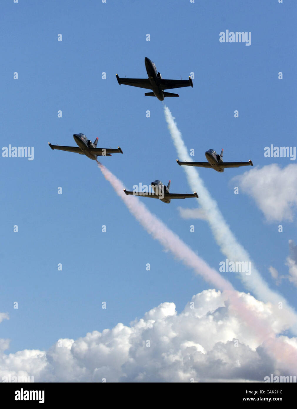 Randy Howell and his Patriot Jet flying team do a fly over at the Byron ...