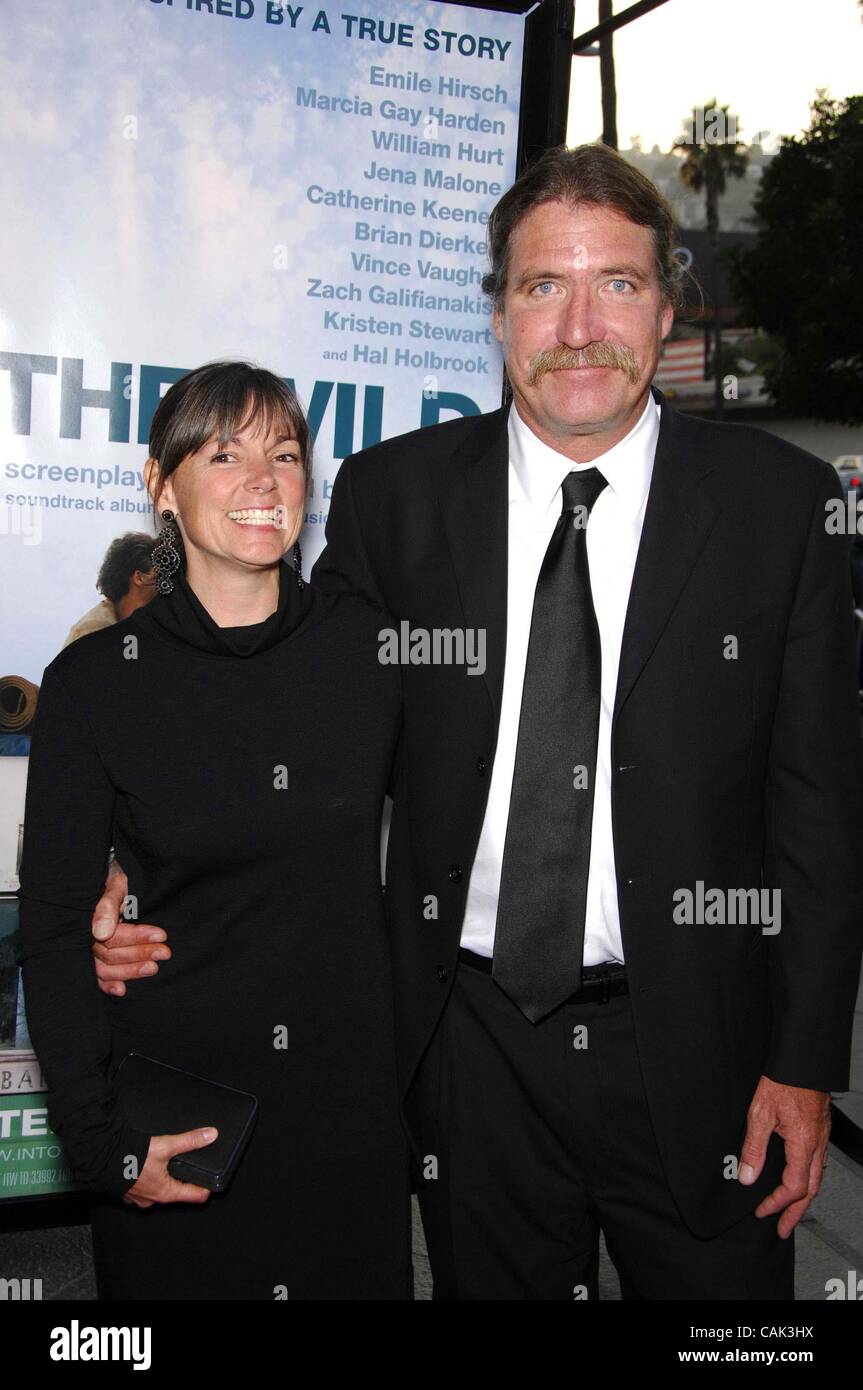 Sept. 19, 2007 - Hollywood, California, U.S. - Jennifer and Brian ...