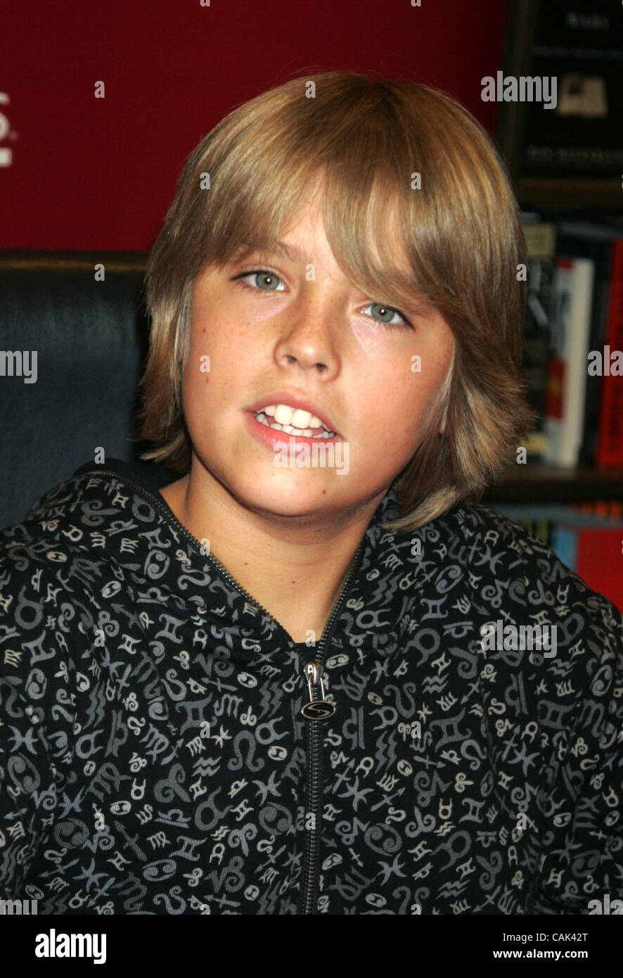 Cole sprouse 2007 hi-res stock photography and images - Alamy