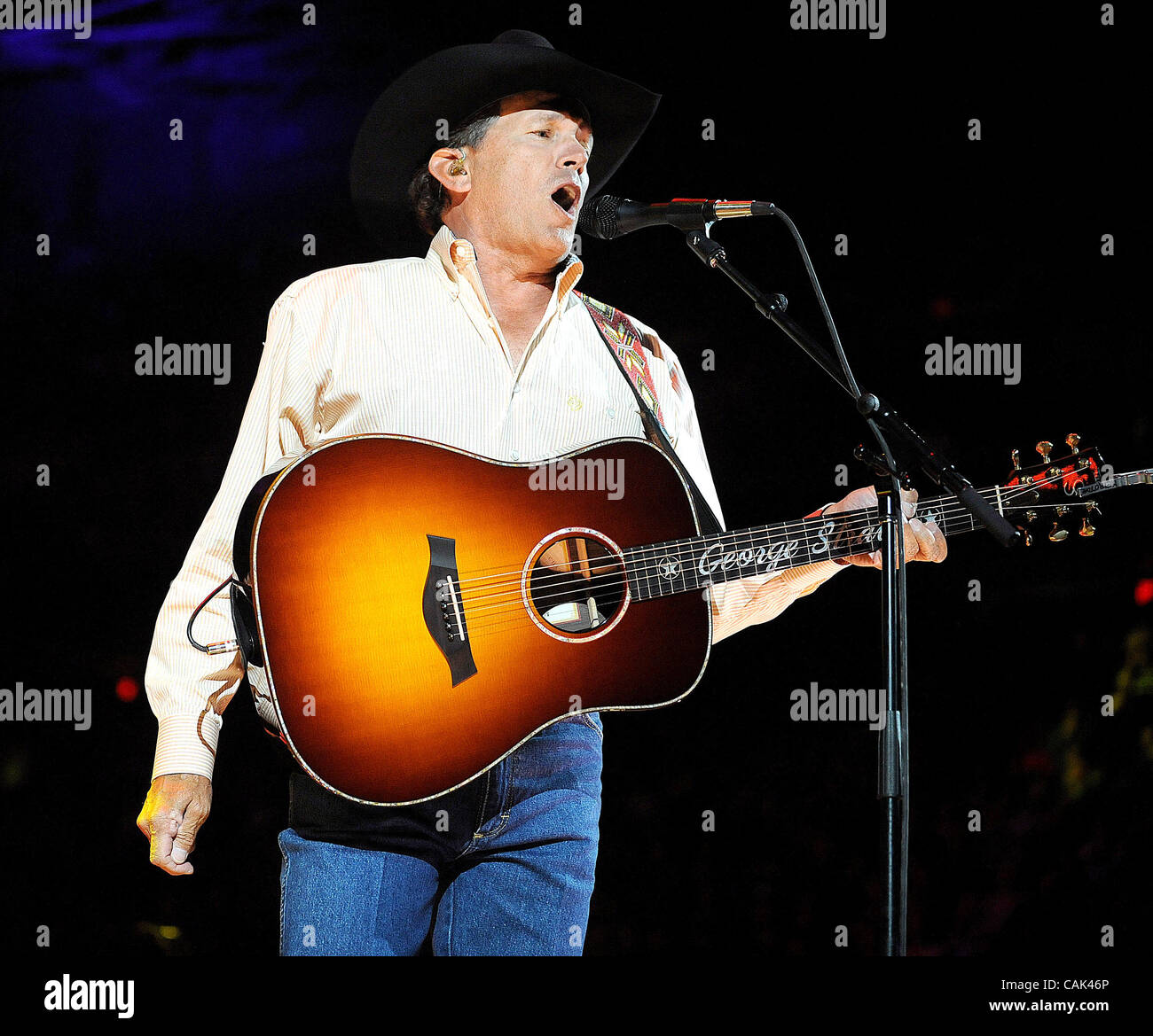 Jason moore george strait hi-res stock photography and images - Alamy