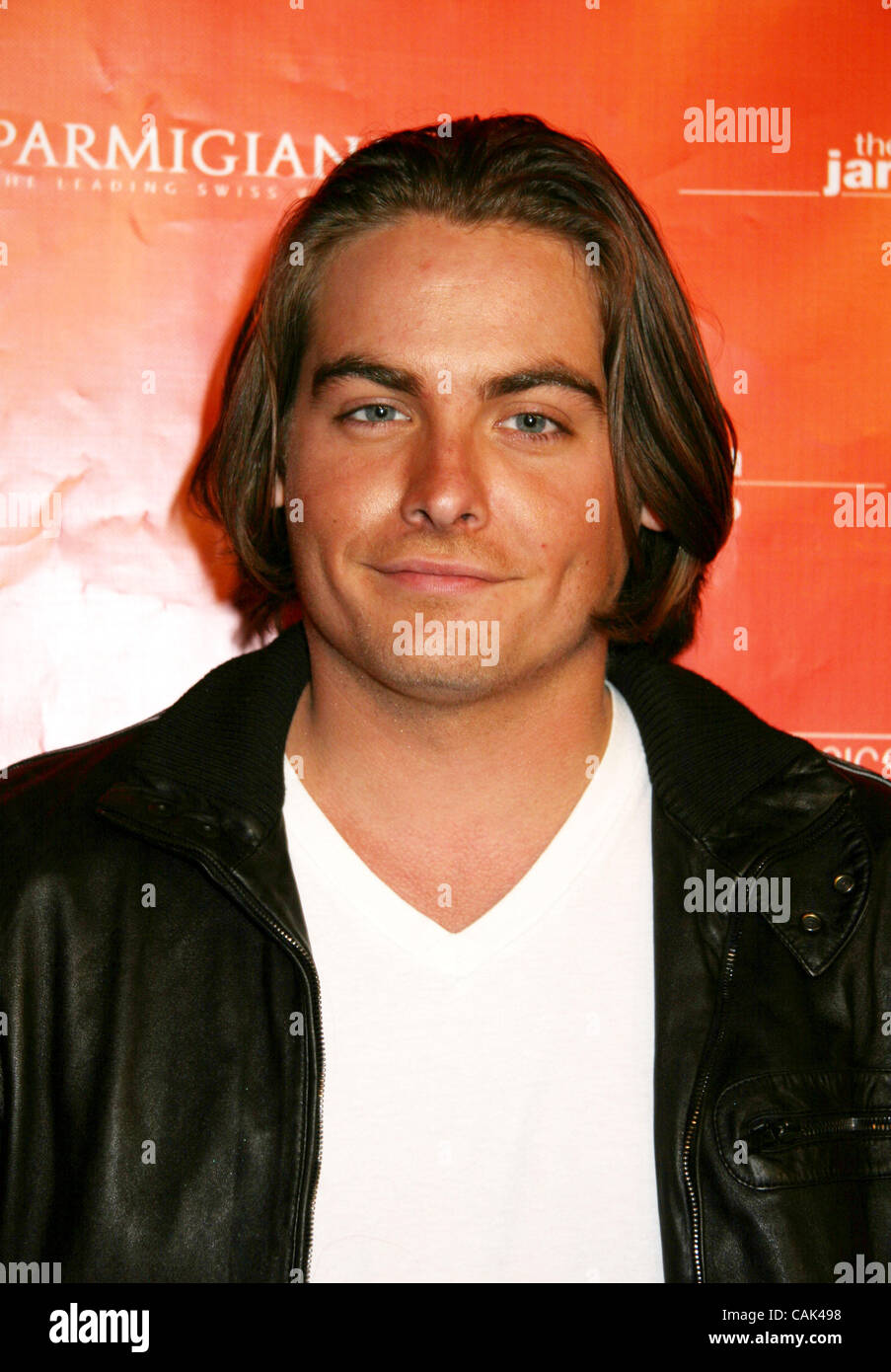 Sep 20, 2007 - Hollywood, CA, USA - Actor KEVIN ZEGERS arriving at the ...