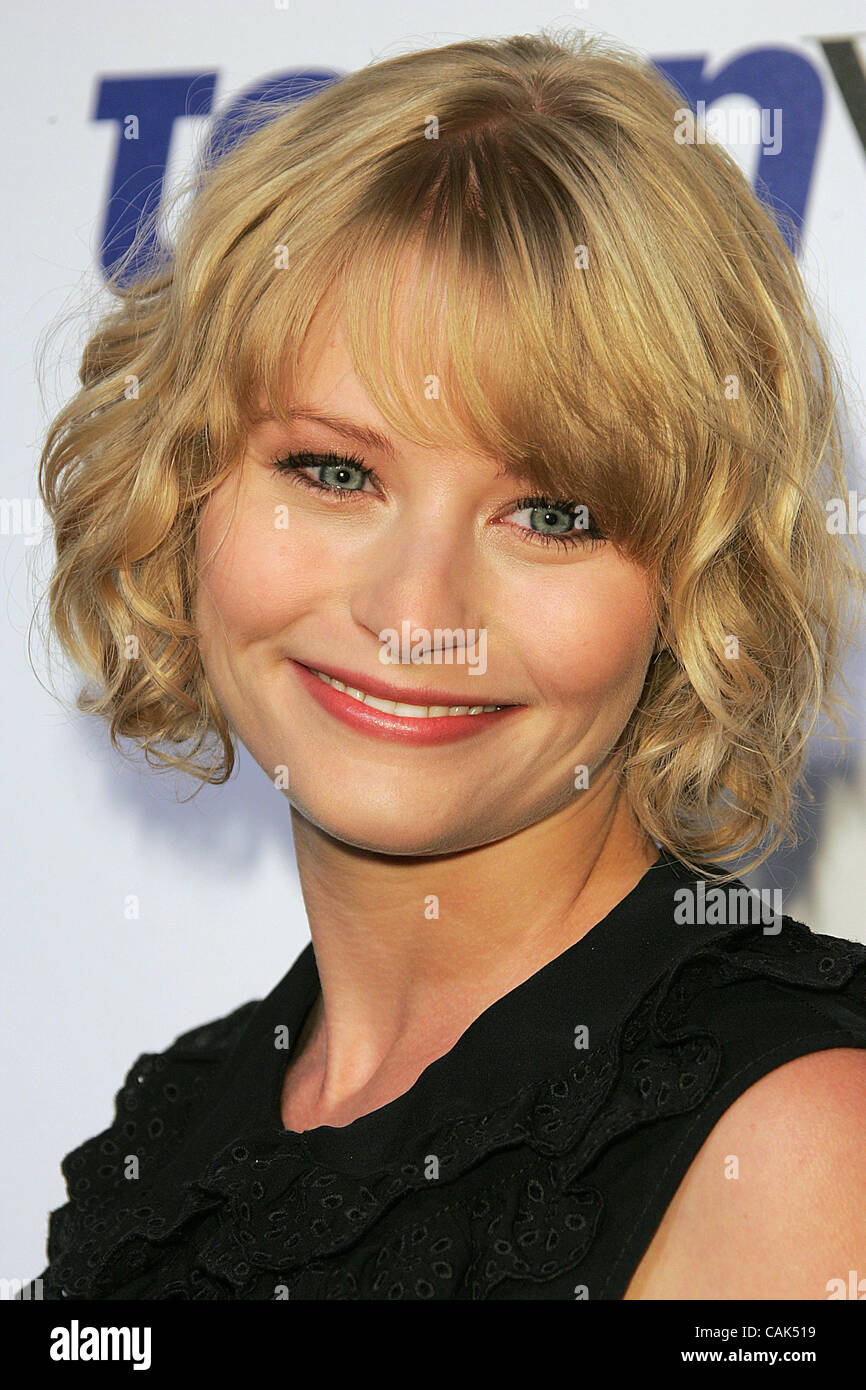 Emily de ravin hi-res stock photography and images - Alamy