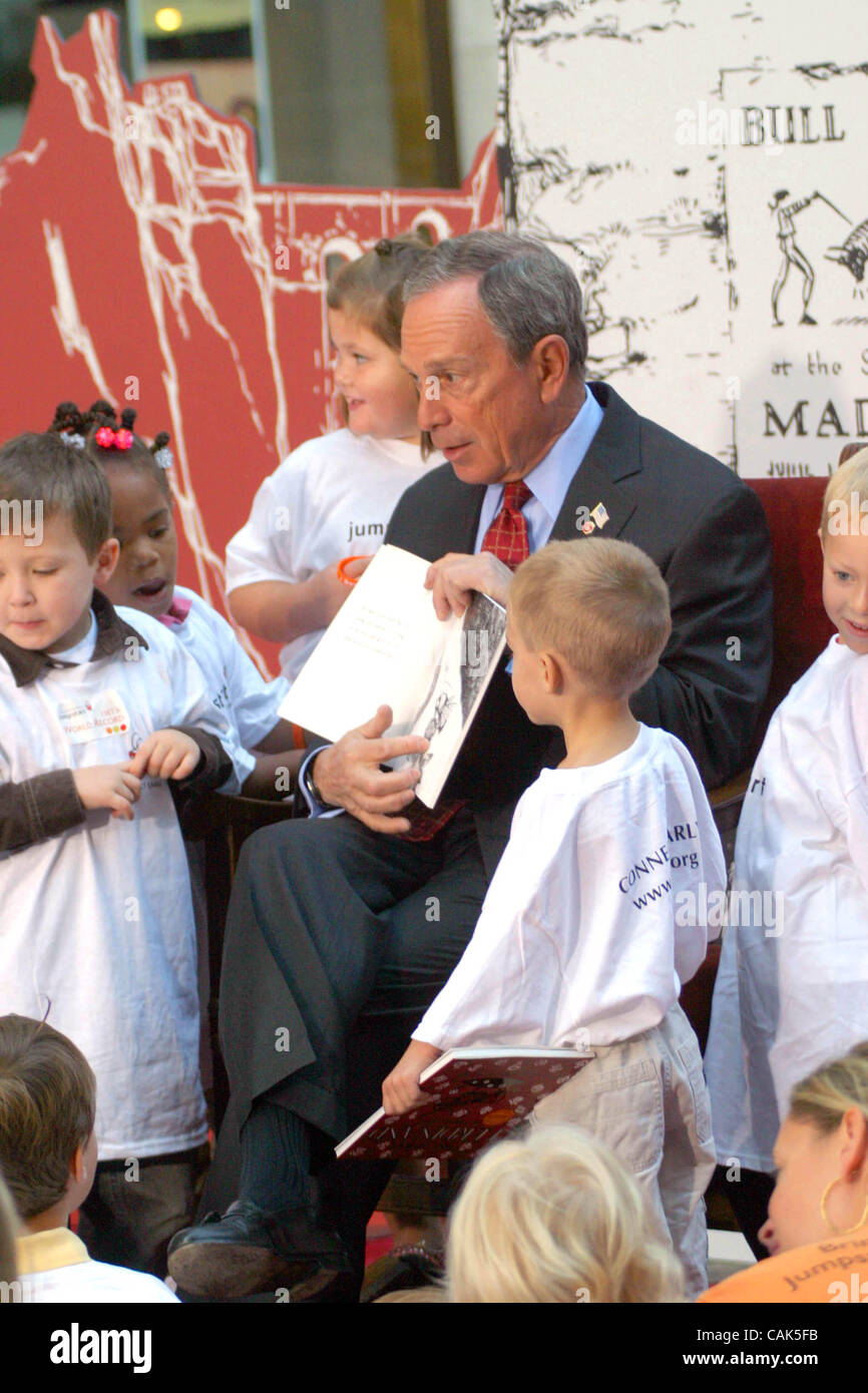 Sept. 20, 2007 - New York, New York, U.S. - K54738BCO.CELEBS READ ''THE ...