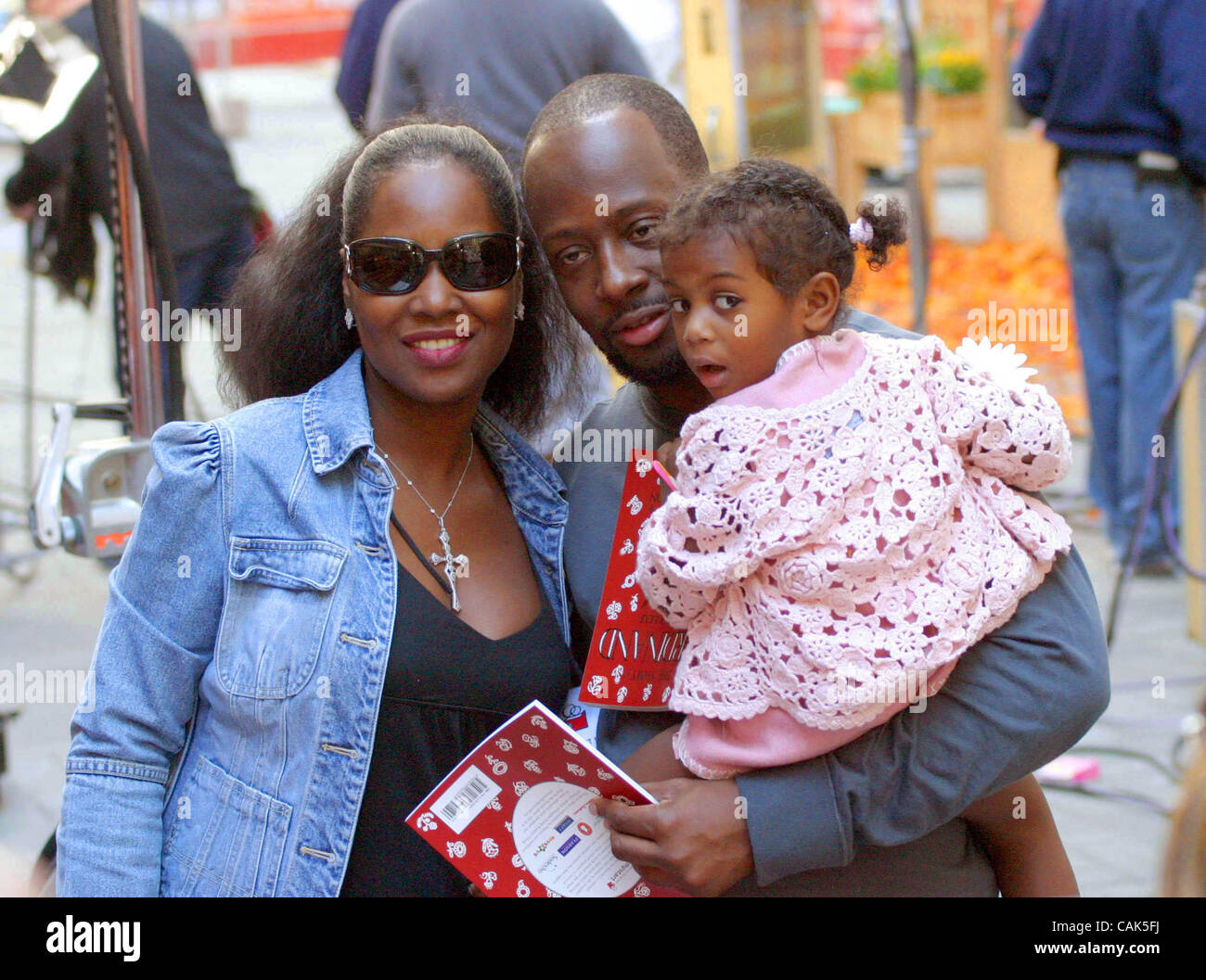 Sept. 20, 2007 - New York, New York, U.S. - K54738BCO.CELEBS READ ''THE ...