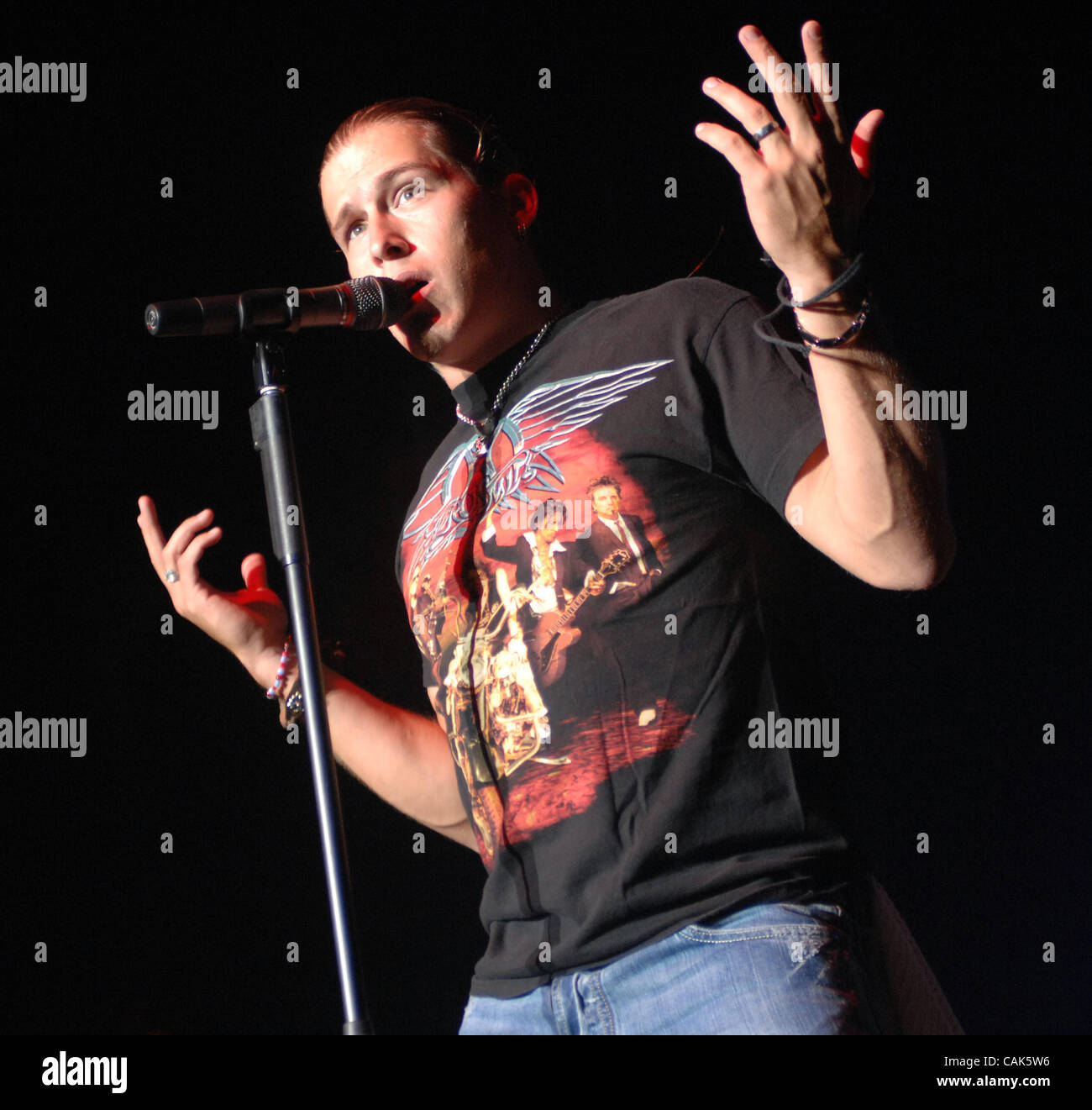 Jason michael carroll hi-res stock photography and images - Alamy