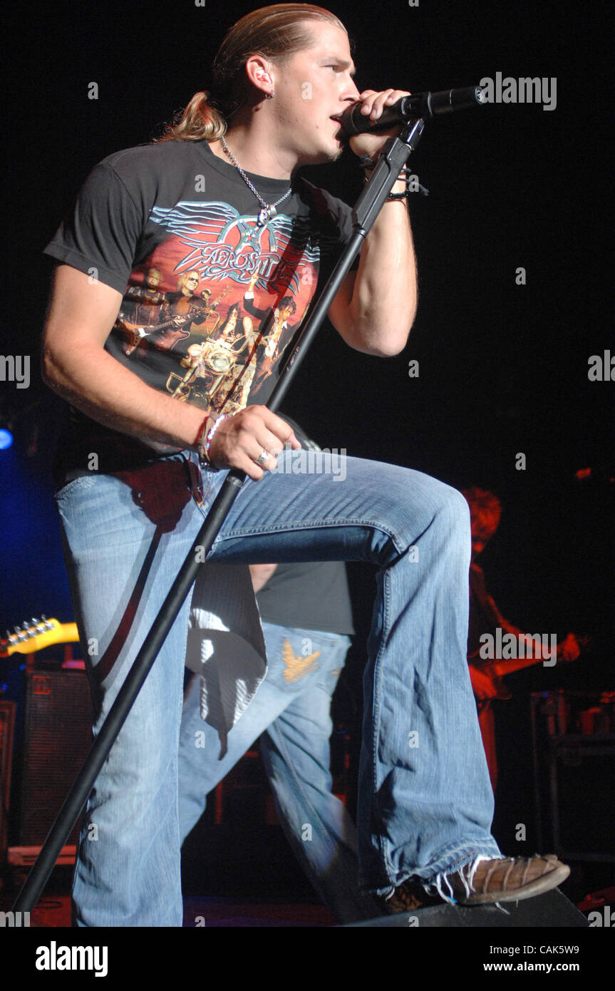 Jason michael carroll hi-res stock photography and images - Alamy