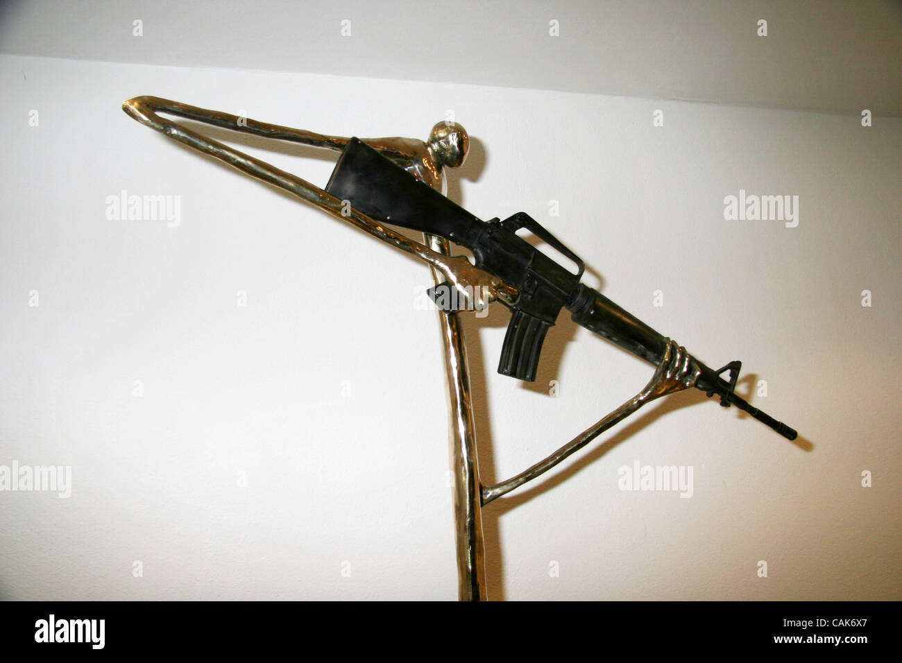 Sep 22, 2007 - Costa Mesa, CA, USA - A sculpture called 'Losing Your ...