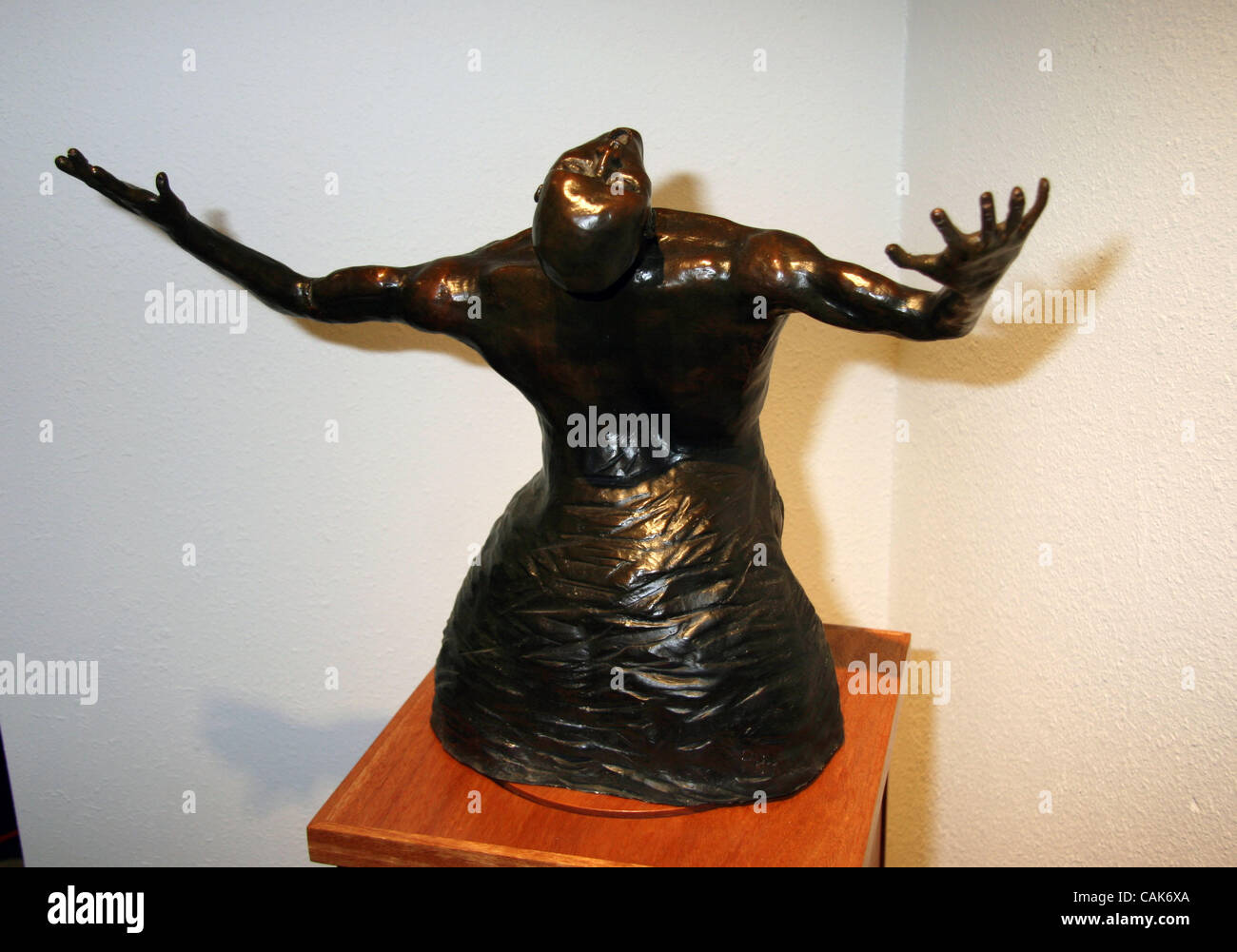 Sep 22, 2007 - Costa Mesa, CA, USA - A sculpture called 'Piecing It ...