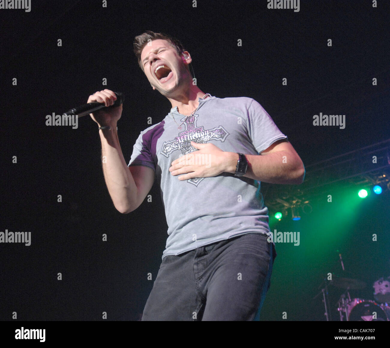 Sep 20, 2007 Fayetteville, NC; USA, Singer BRAD MATES of the band ...