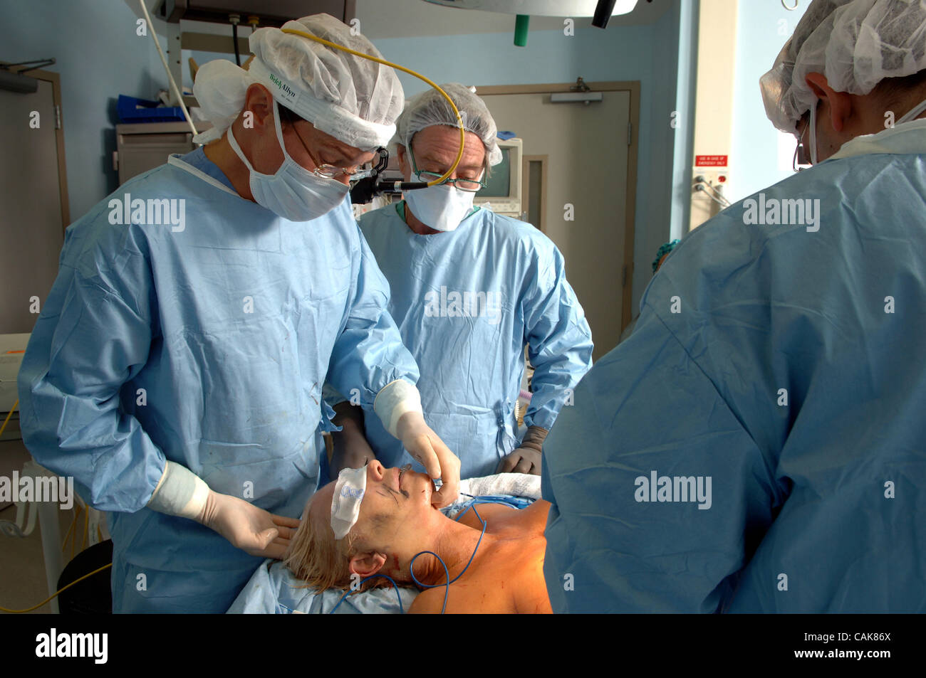 Surgical suite hi-res stock photography and images - Alamy
