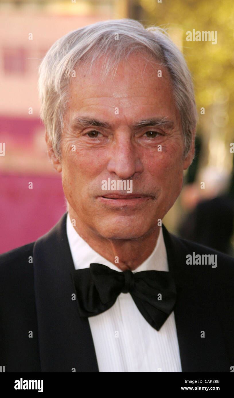 Sep 24, 2007 - New York, NY, USA - BOB SIMON arrives to attend the ...