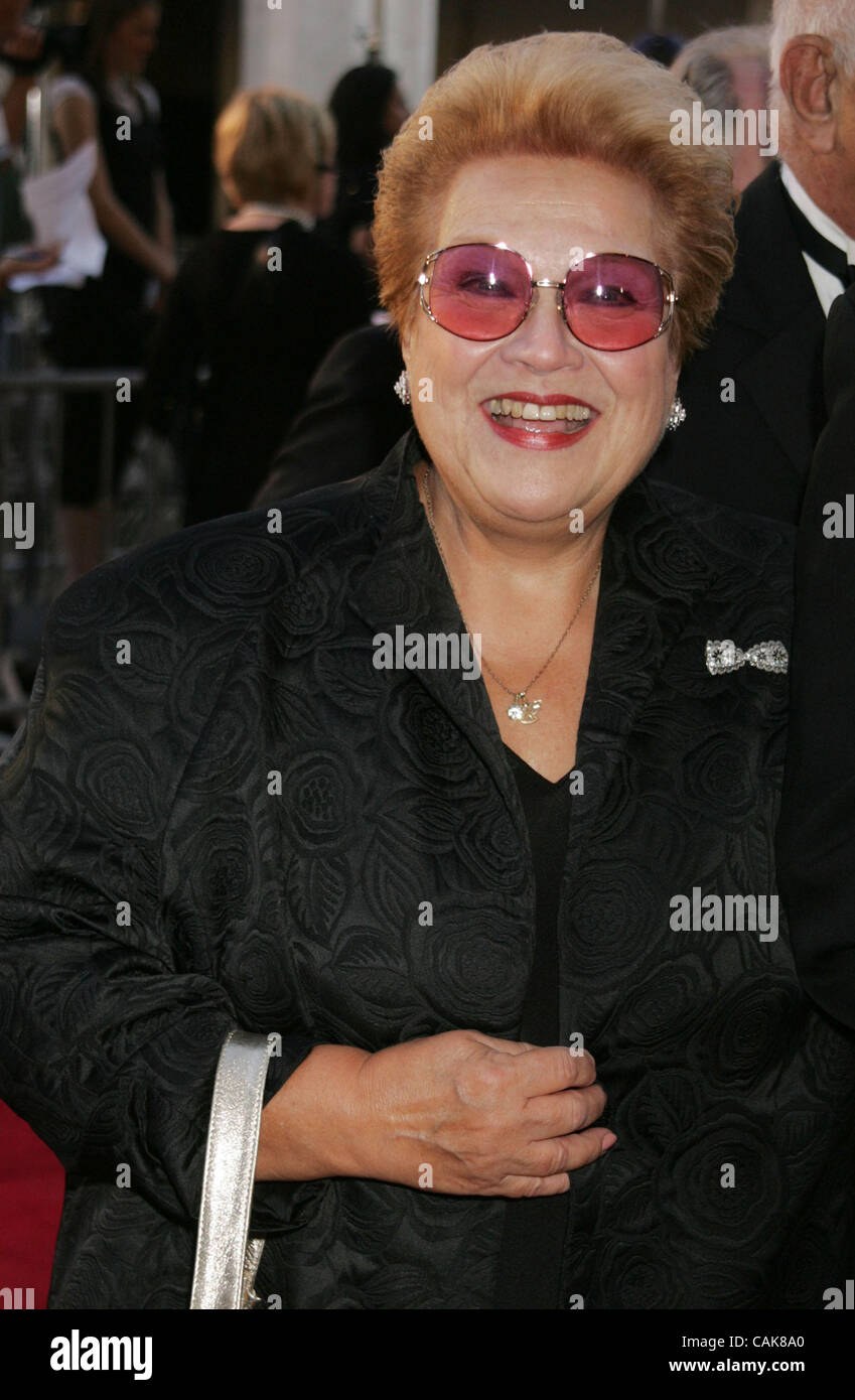 Sep 24, 2007 - New York, NY, USA - Opera singer MARILYN HORNE arrives ...