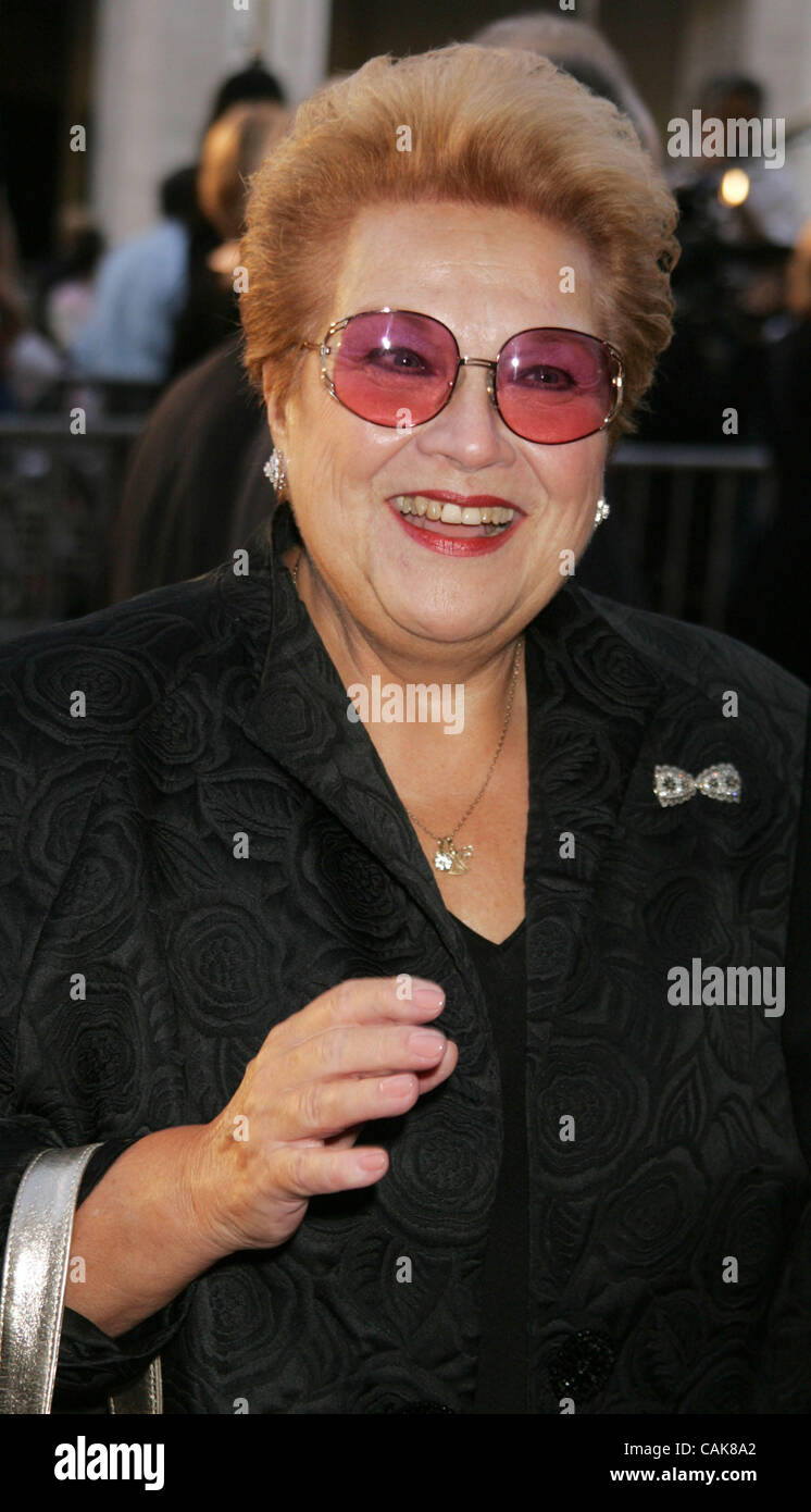 Sep 24, 2007 - New York, NY, USA - Opera singer MARILYN HORNE arrives ...