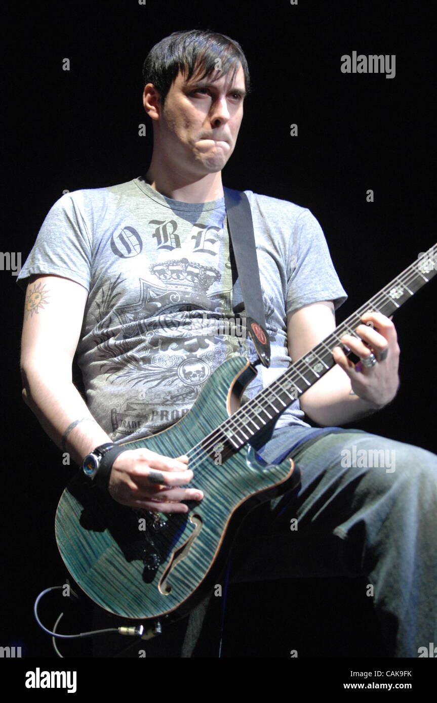 Sep. 26, 2007 Raleigh, NC; USA, Singer / Guitarist BENJAMIN BURNLEY of ...