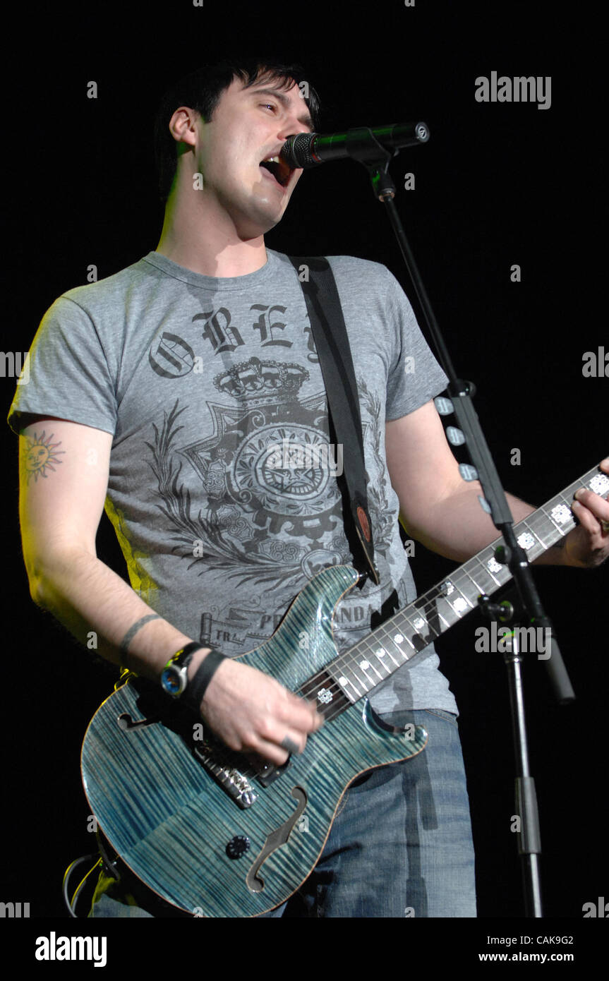 Sep. 26, 2007 Raleigh, NC; USA, Singer / Guitarist BENJAMIN BURNLEY of ...