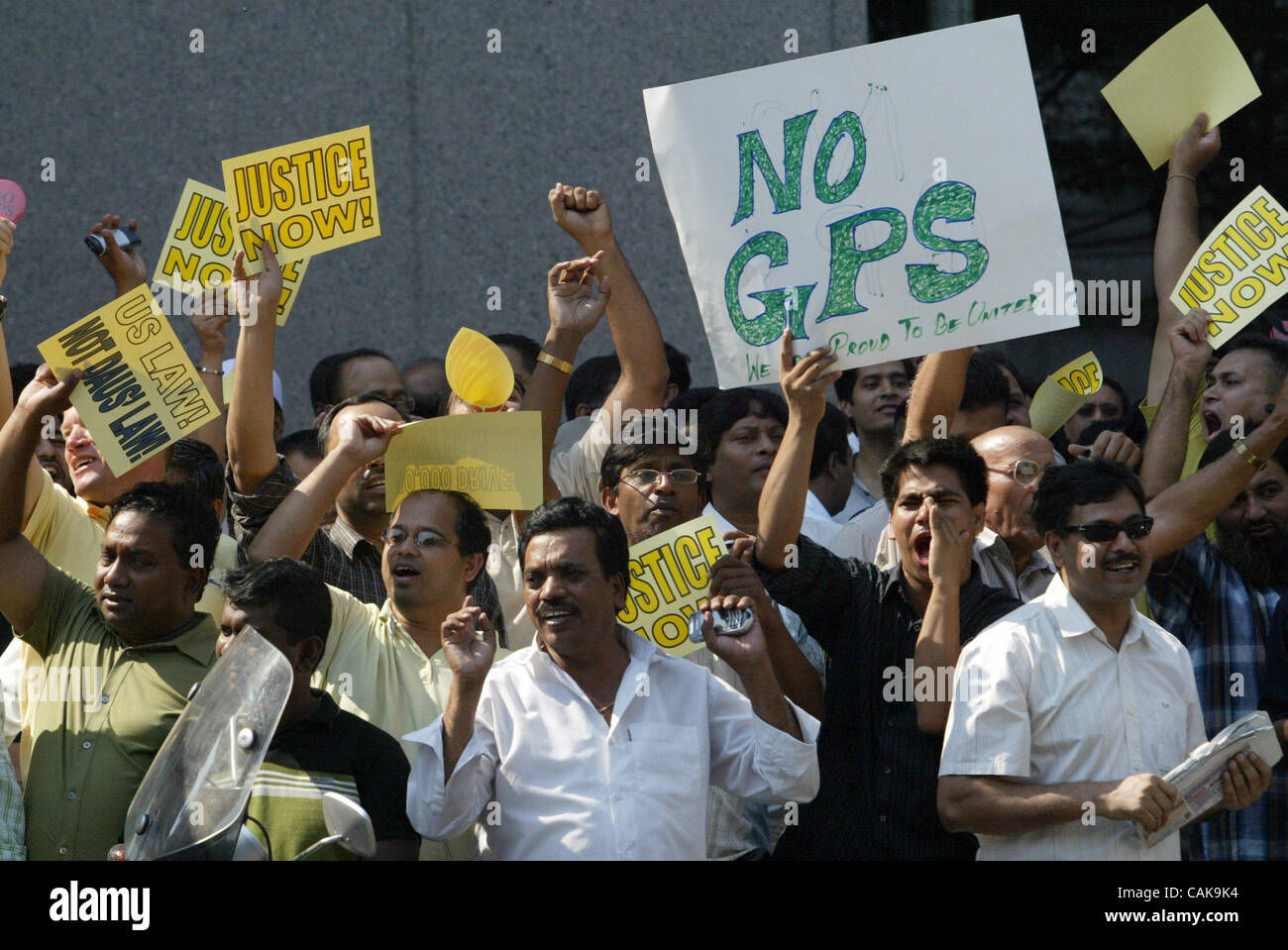 Taxis drivers protesting the GPS in front of Manhattan Federal court ...