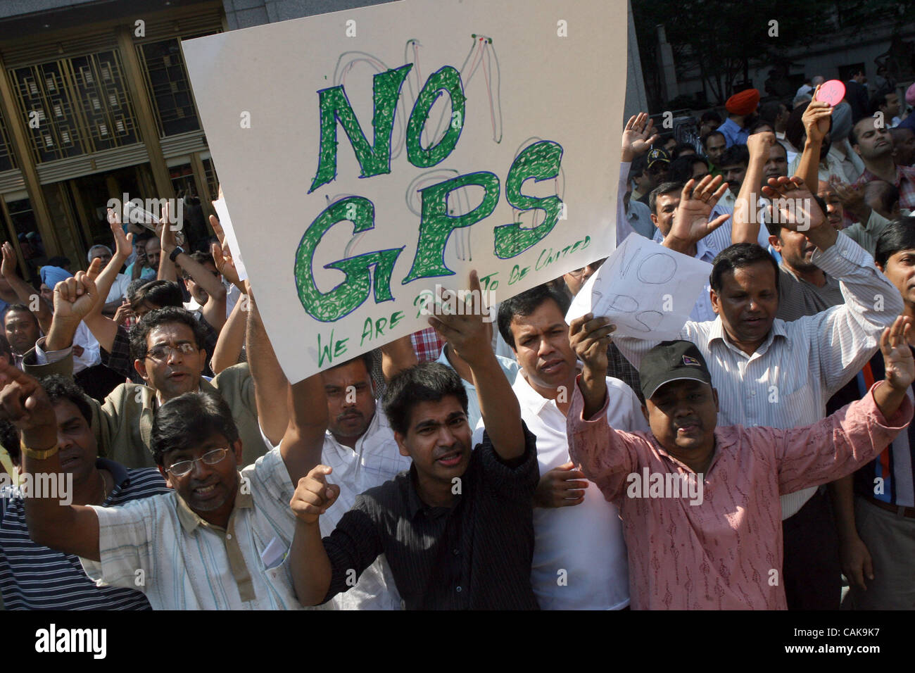 Taxis drivers protesting the GPS in front of Manhattan Federal court ...