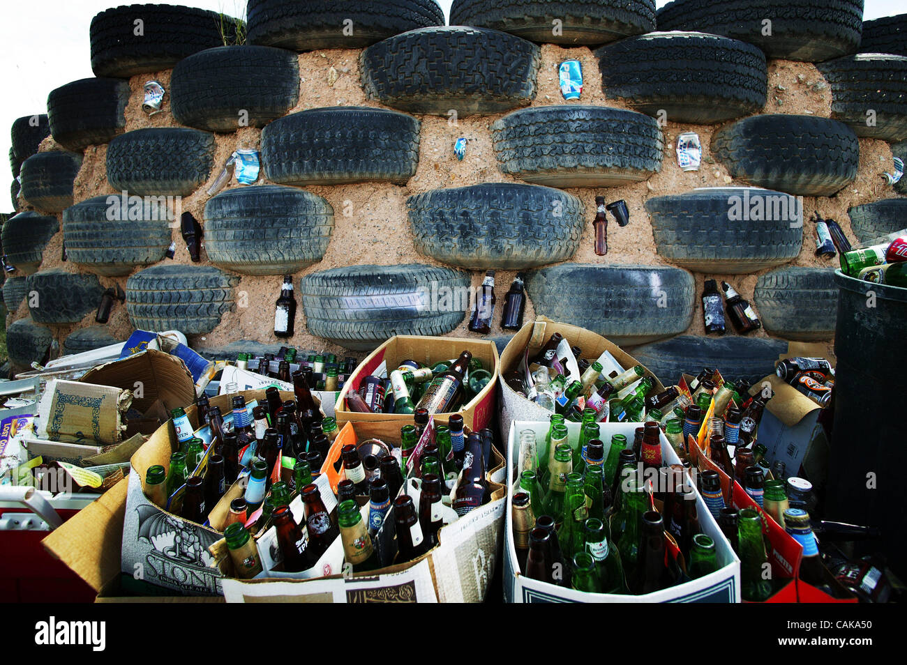 Earthship construction hi-res stock photography and images - Alamy
