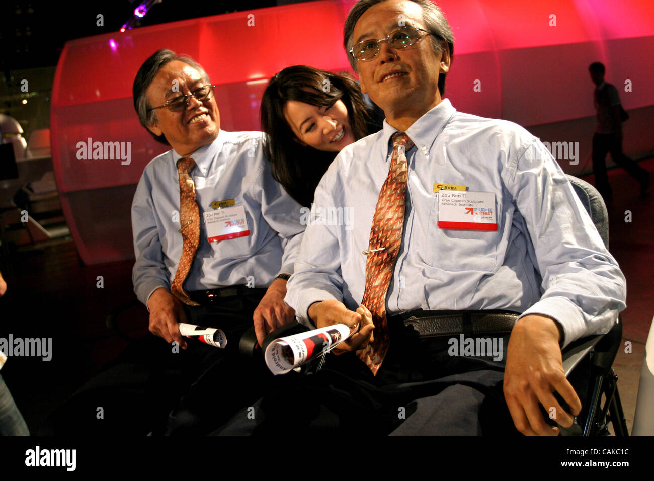 Sep 13, 2007 - Los Angeles, CA, USA - ZOU REN TI , left ,and his ...