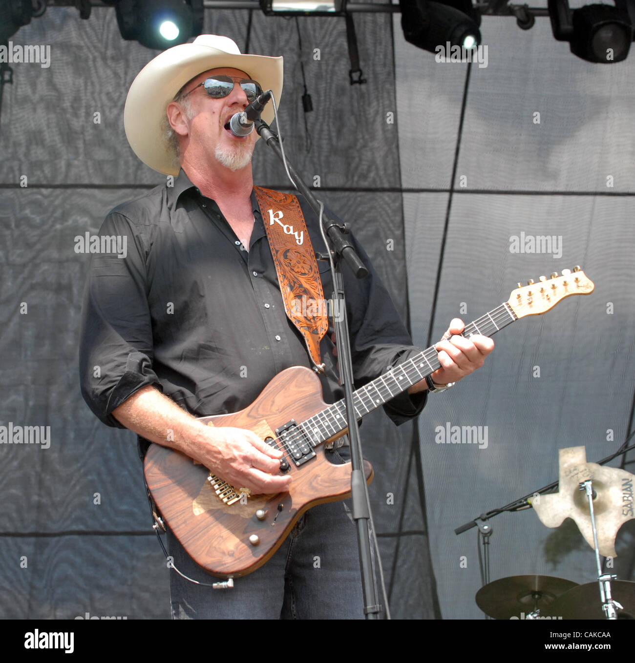 Sep. 14, 2007 Austin, TX; USA, Singer / Guitarist RAY BENSON of the ...