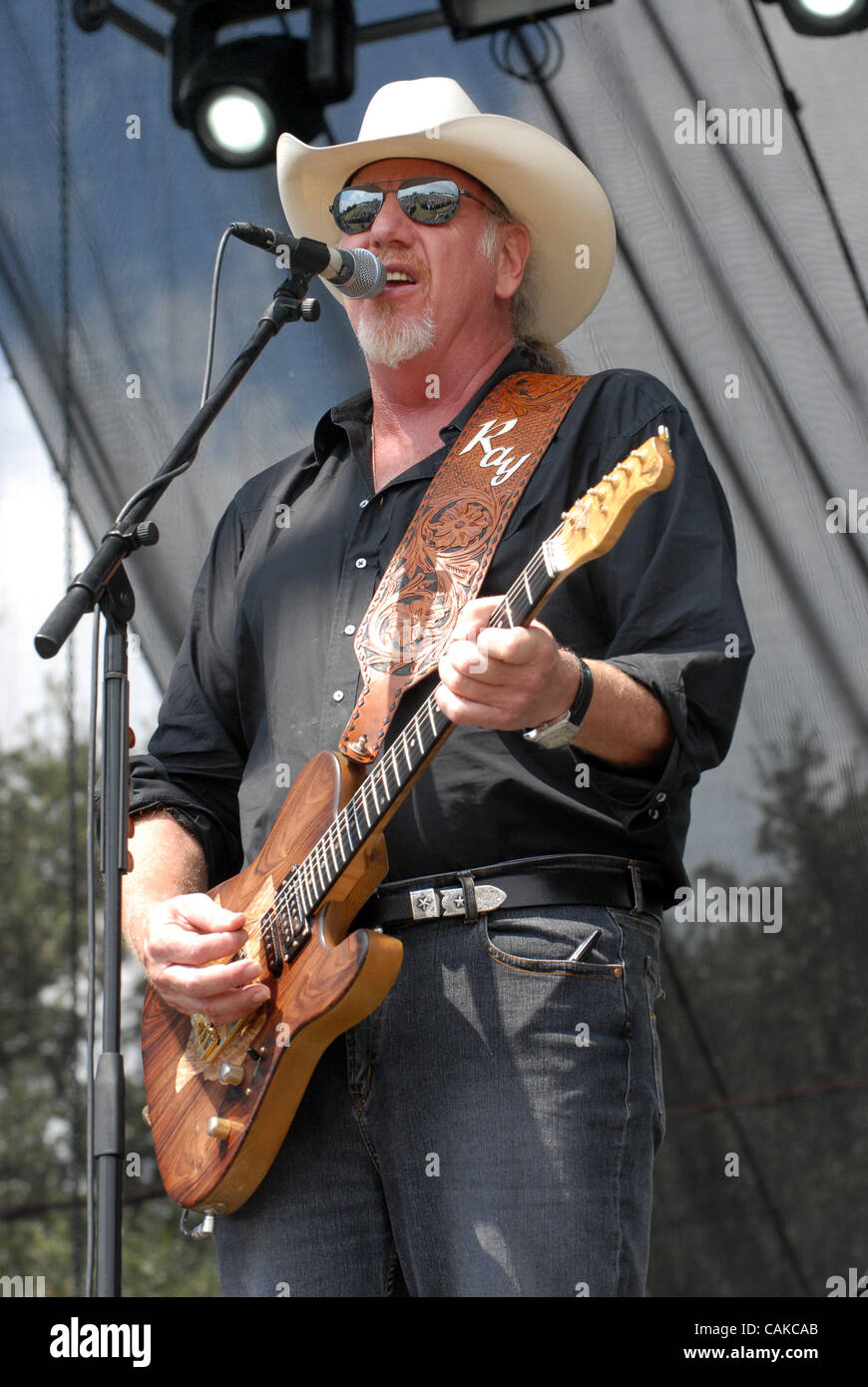 Ray benson of asleep at the wheel hi-res stock photography and images ...