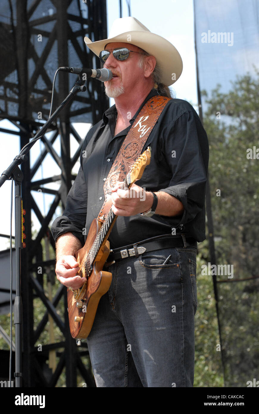 Sep. 14, 2007 Austin, TX; USA, Singer / Guitarist RAY BENSON of the ...