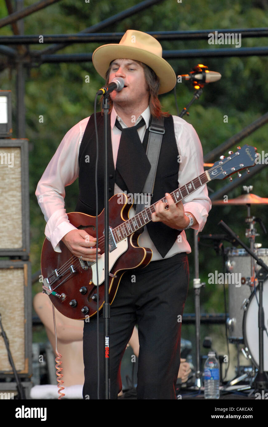 Sep. 14, 2007 Austin, TX; USA, Musician JASON HILL of the band Louis ...