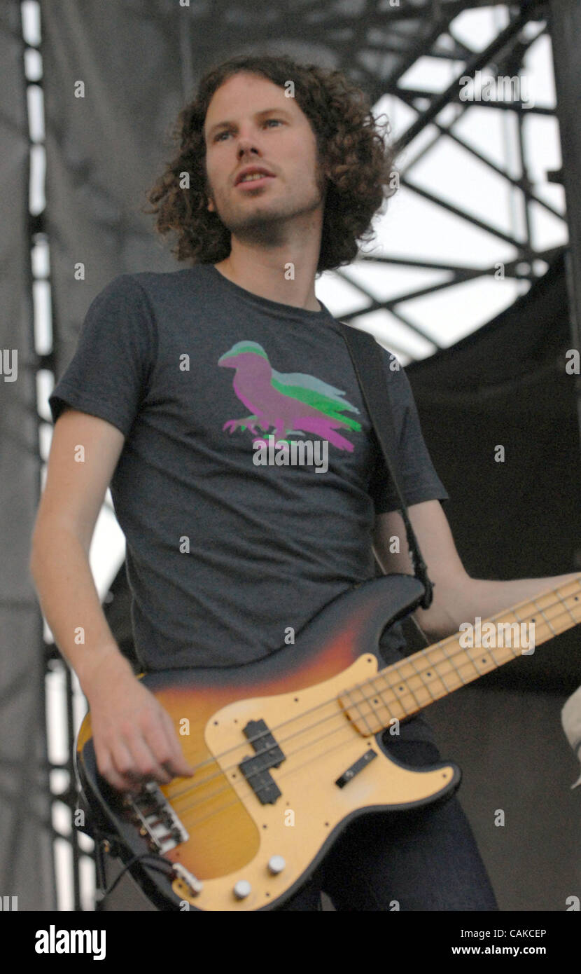 Sep 14, 2007 - Austin, TX, USA - Bass Guitarist SIMON RIX of the band ...