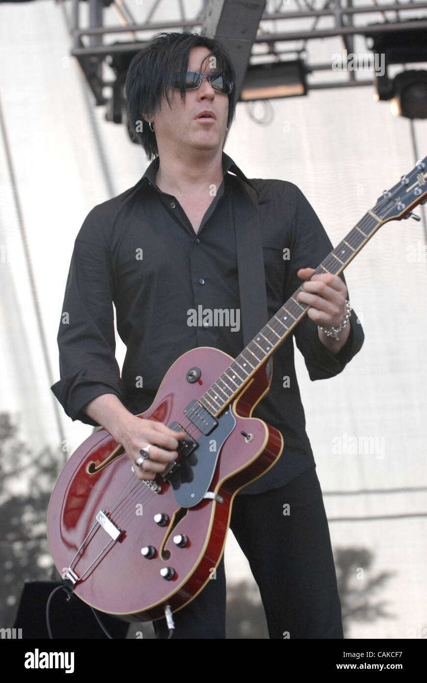 Troy van leeuwen hi-res stock photography and images - Alamy