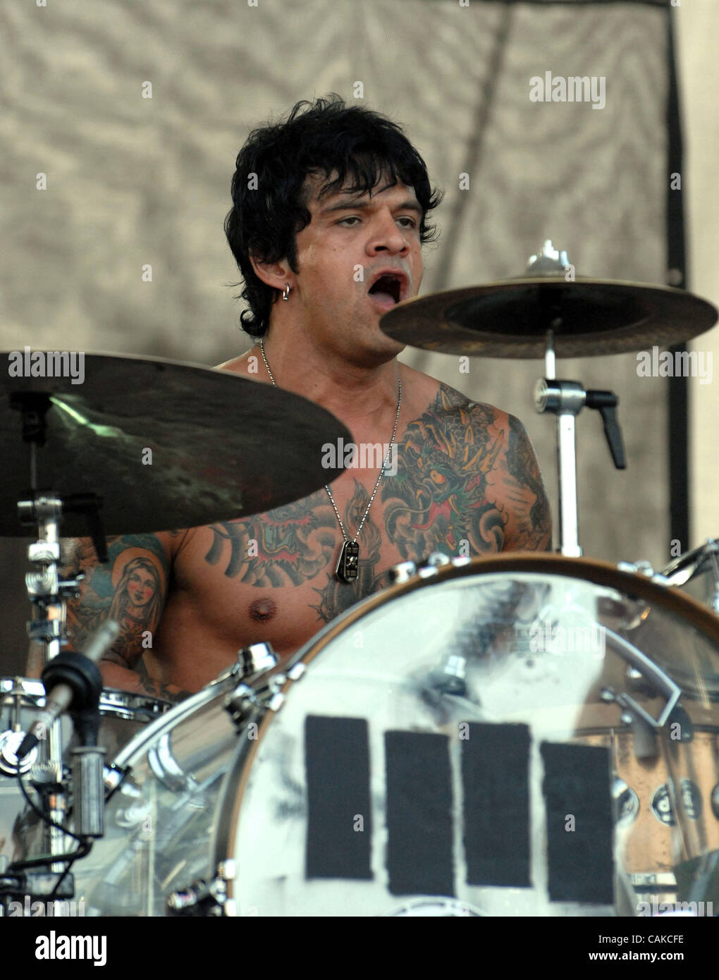 Queens of the stone age fans hi-res stock photography and images - Alamy